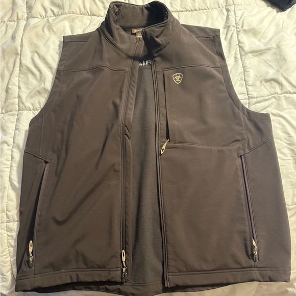 Ariat | Jackets & Coats | Ariat Mens Dark Brown Softshell Vest | Poshmark